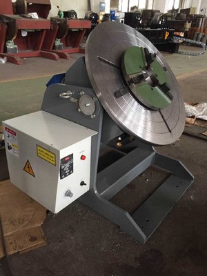 Materielle Rollen-Schweißens-Stellwerk-Selbstspannbuchse-maximale Schwerkraft-Höhe 300mm des Rohr-Q235
