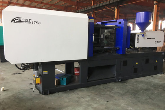 High Degree Automation Thermoplastic Injection Molding Machine Middle Size