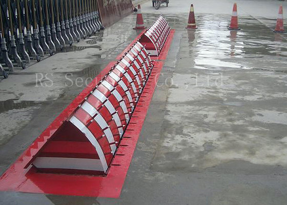 Automatic Heavy Duty Hydraulic Rising Kerb Vehicle Road Blocker Red / Yellow / Green