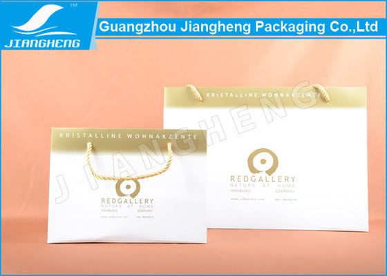 Bolsas de papel impresas logotipo blanco de la marca grandes con las manijas de oro del algodón