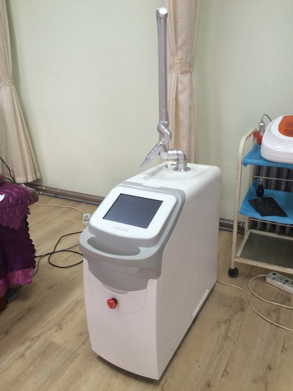 Safe Nd Yag Laser Tattoo Removal Machine 650nm Wavelength 1 - 10 Hz Frequency