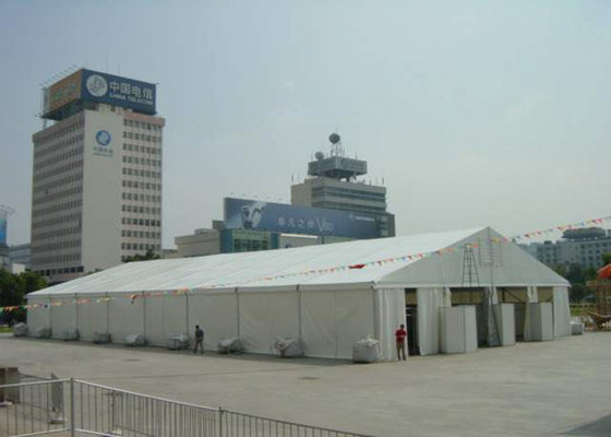 15 x 30 m 30 x 45m 30 x 50의 당 천막, 의자 테이블을 가진 큰 결혼식 천막