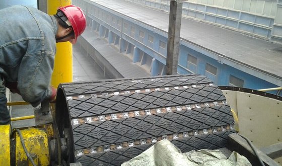 Coal Mining Belt Conveyor Slide Lag - Replaceable Pulley Lagging